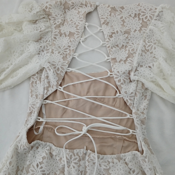 Selfie Leslie | Dresses | Selfie Leslie Petite Cherie Puff Sleeve ...